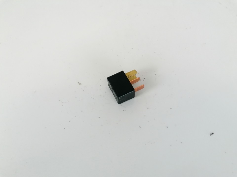 9098702024 90987-02024, acv31212 Relay module Toyota Avensis Verso 2001 ...