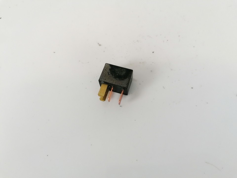 9098702024 90987-02024, acv31212 Relay module Toyota Avensis Verso 2001 ...