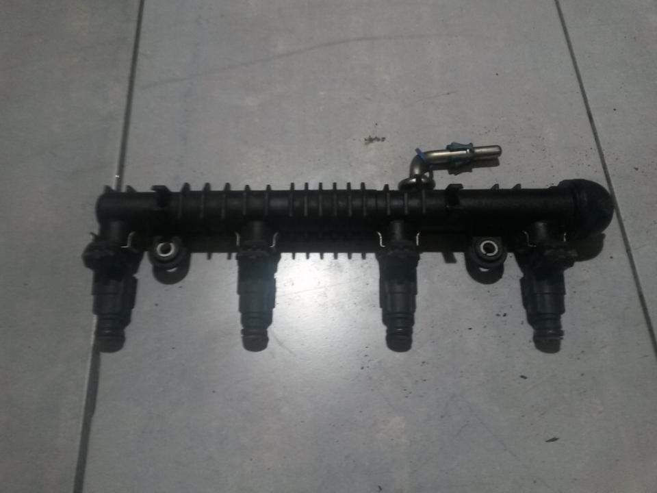 0280155965 0280151076 Fuel injector rail (injectors)(Fuel distributor ...