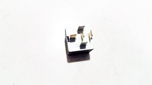 56006707 95425c Relay module Chrysler Voyager 1999 2.5L - EIS00867906 ...