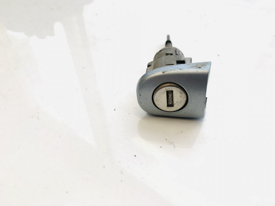 3b0837167 used Duru spynele (sirdele) Volkswagen Passat 2002 1.9L ...