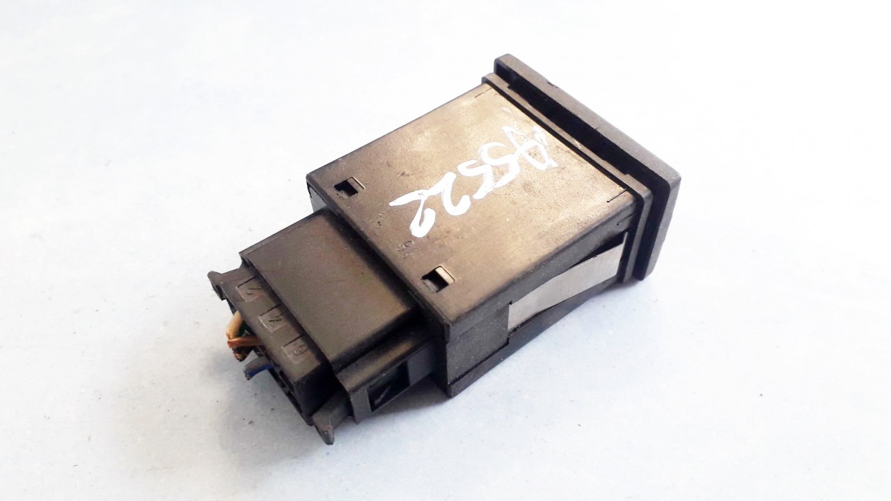USED USED Heated screen switch (Window Heater Switch) Volkswagen Passat ...