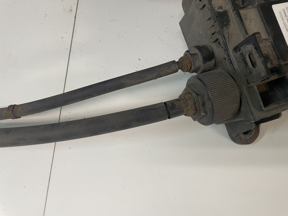 4630005032 46300-05032, 10220201494 Handbrake kit Toyota Avensis 2013 2 ...