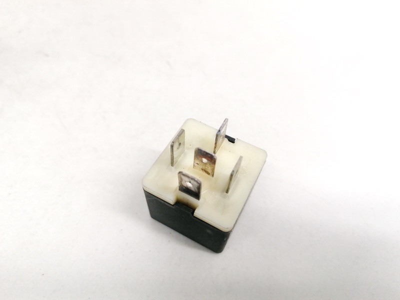 056006707 68832C Relay module Chrysler Voyager 2001 2.5L - EIS01258029 ...