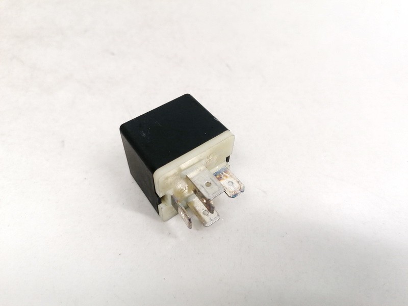 056006707 68832C Relay module Chrysler Voyager 2001 2.5L - EIS01258029 ...