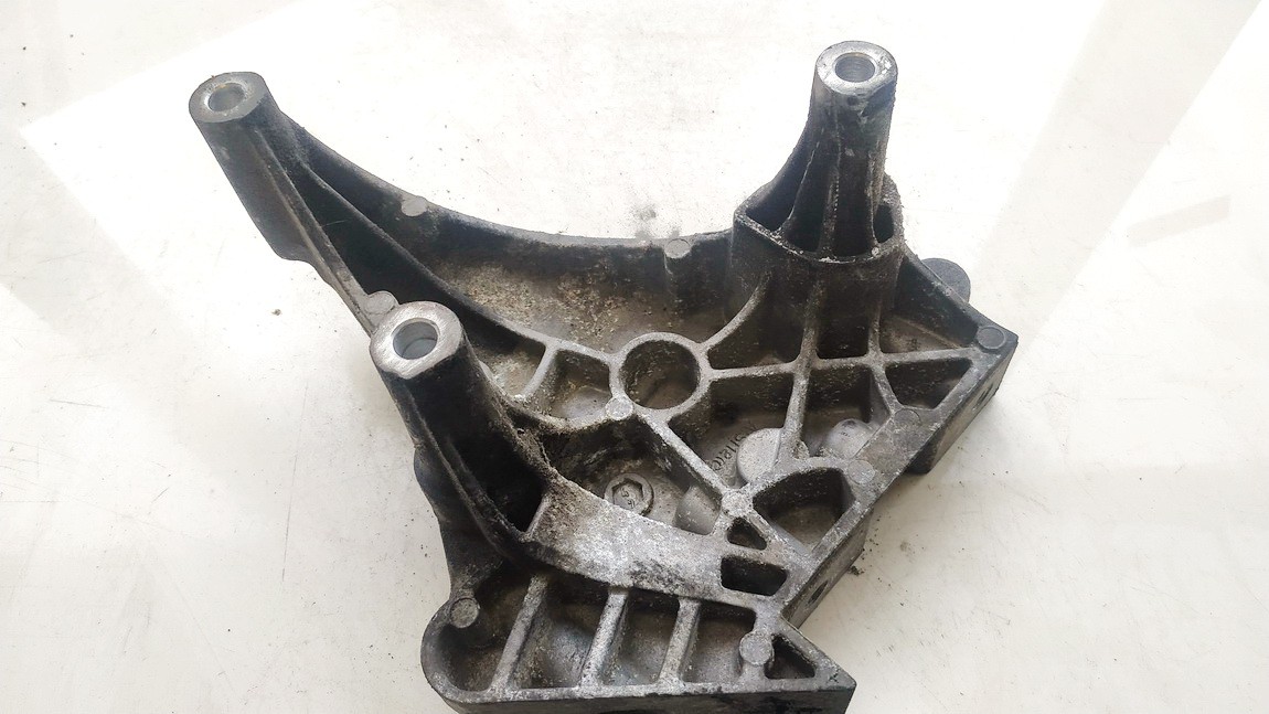 03G199207A Volkswagen Golf 2004 Engine Mount Bracket and Gearbox Mount ...