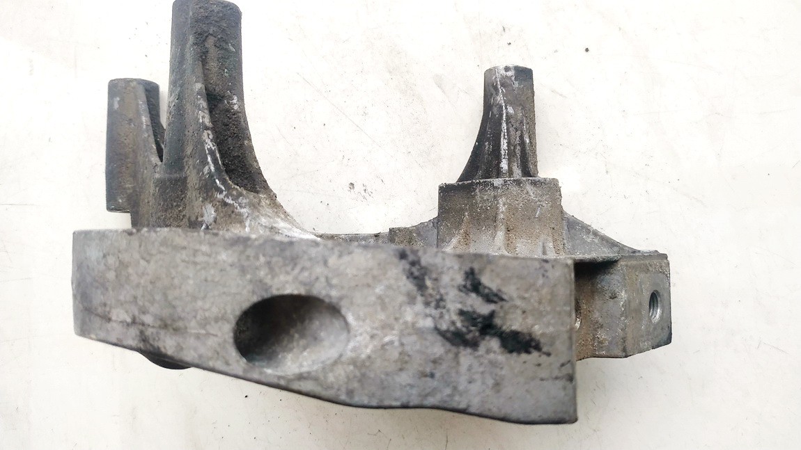 03G199207A Volkswagen Golf 2004 Engine Mount Bracket and Gearbox Mount ...