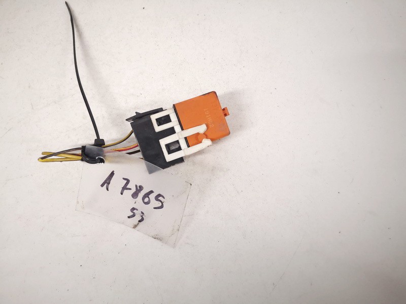 1378238 0332019456 Relay module BMW 3-Series 2002 2.0L - EIS01568038 ...