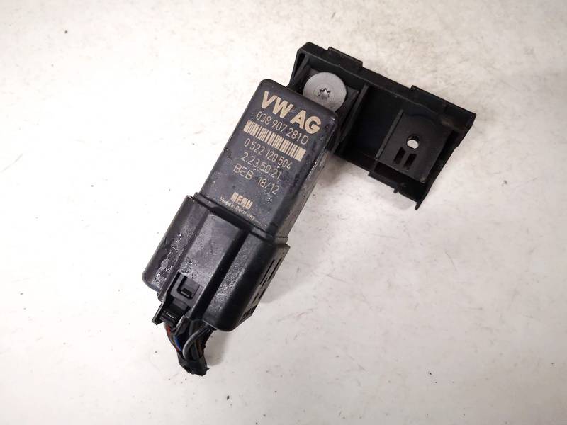 038907281d 0522120504 Glow plug relay Skoda Octavia 2012 2.0L ...