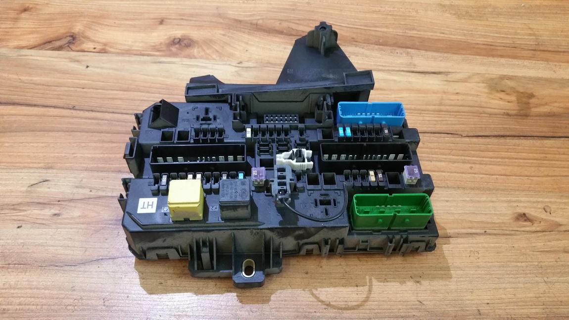 13115937 Opel Astra 2009 Fuse box | EuroImpex