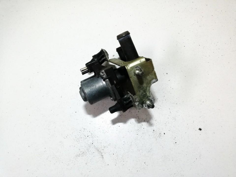 0018303484 used Heater Control Valve (Auxillary Heating) Mercedes-Benz ...