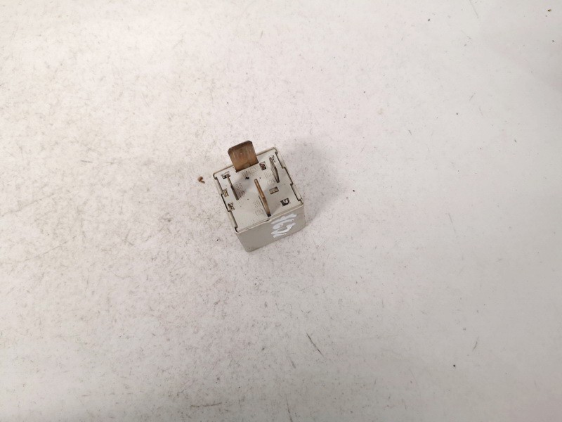 8d0951253 used Relay module Audi A6 2005 2.4L - EIS01558211 | Used Auto ...