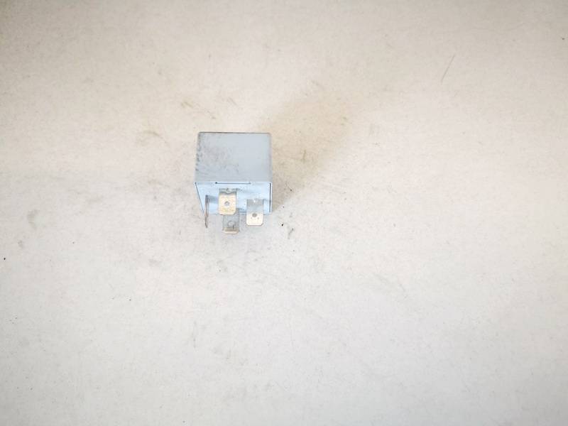141951253b 20240072 Relay module Skoda Fabia 2008 1.9L - EIS01988251 ...