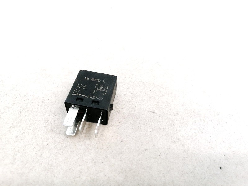 MB953382 428 Relay module Volvo V40 1999 1.8L 4EUR EIS01188403 | Used ...