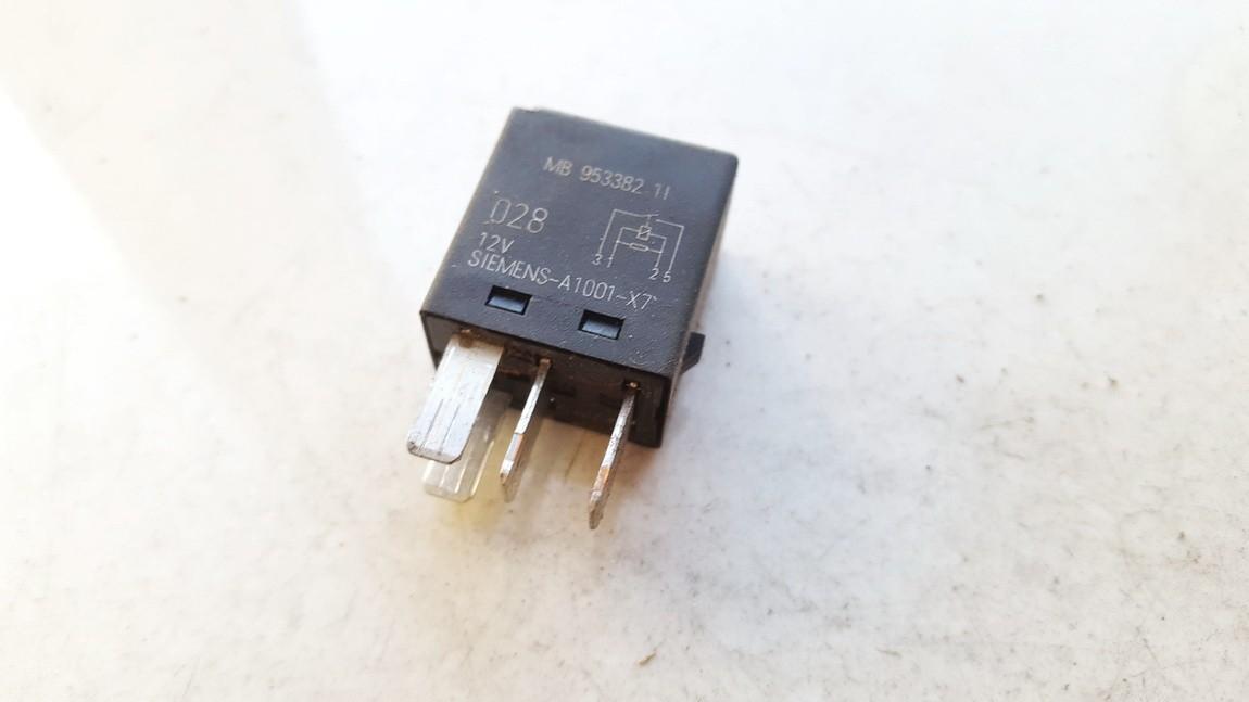 MB9533821 USED Relay module Volvo S40 1998 1.9L - EIS00778410 | Used ...