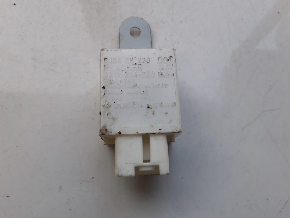 gj6a66830 3211-224-320, 3211224320 Relay module Mazda 6 2005 2.0L 5EUR ...