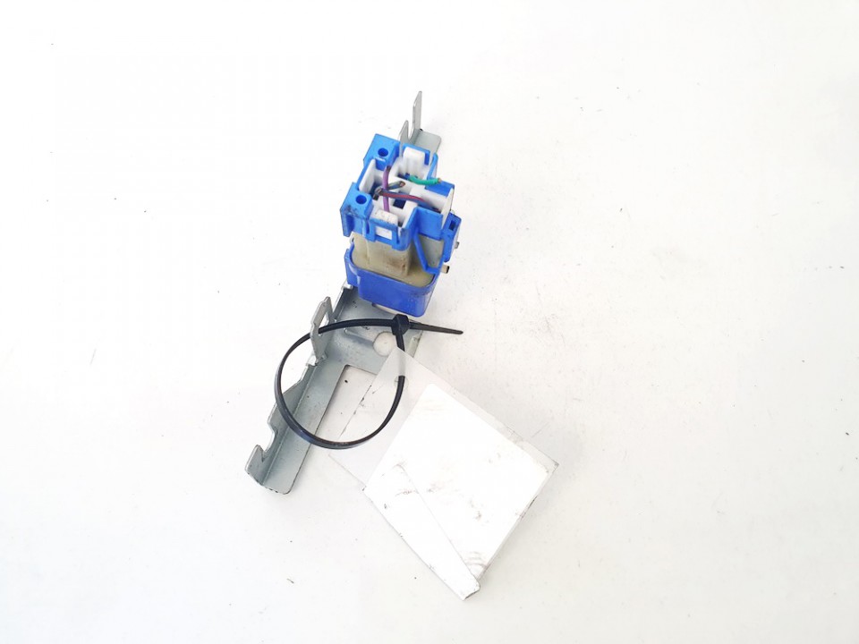 2523079971 used Relay module Subaru Forester 2001 2.0L - EIS01658422 ...