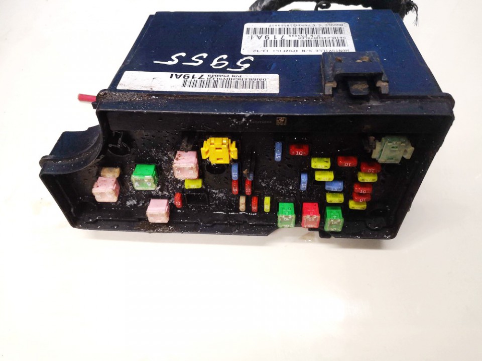 p56049719ai used Fuse box Chrysler PT Cruiser 2006 2.4L - EIS00988429 ...