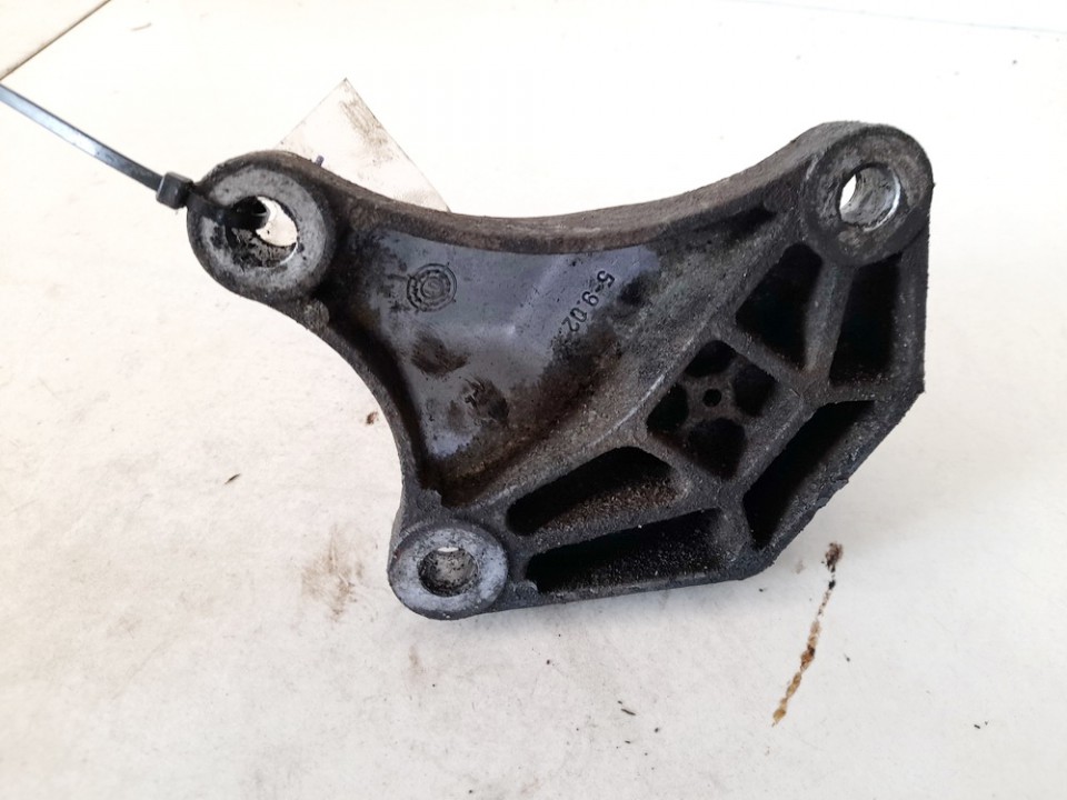 2s617m125ac 2s617m125 Engine Mount Bracket and Gearbox Mount Bracket ...