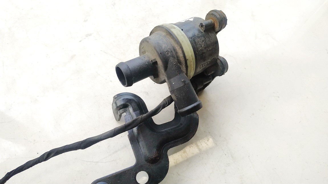 6R0965561A USED Auxiliary Coolant Water Pump (Heater Core Control Valve ...