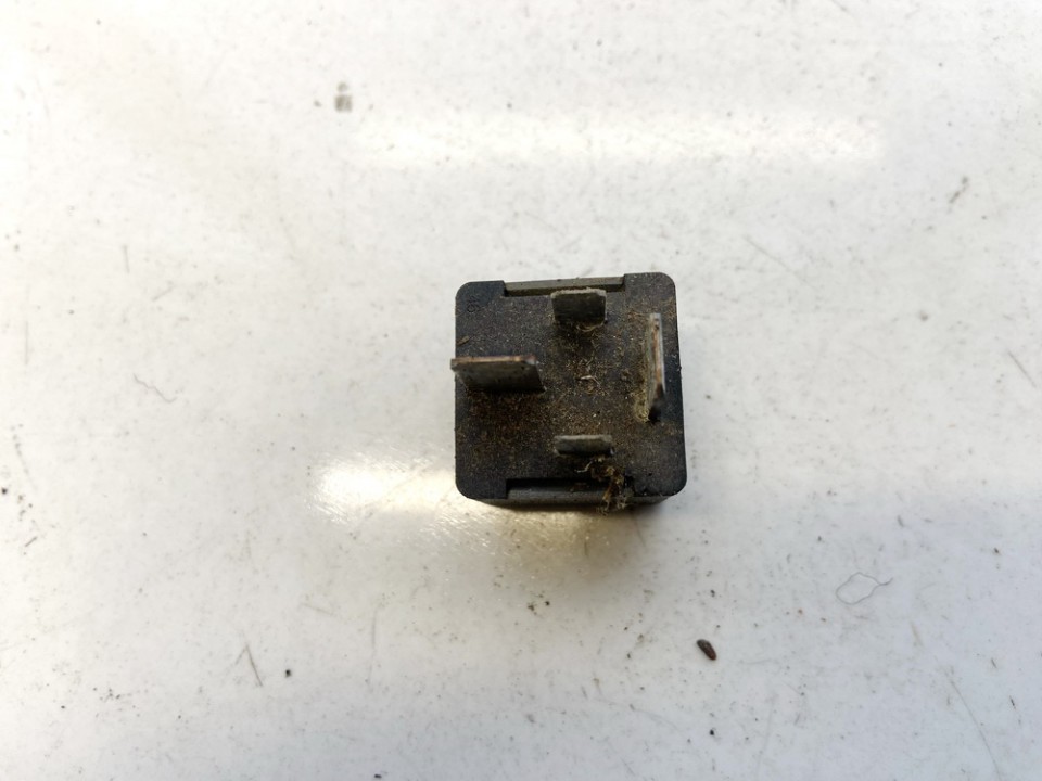 04671886aa 21911c Relay module Dodge Journey 2009 2.0L - EIS01528467 ...