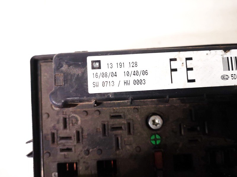 13191128 5DK00866817, SW0713HW0003 Fuse box Opel Astra 2004 1.6L ...