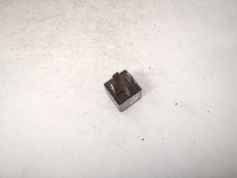 8d0951253a v2134-b52-x301 Relay module Audi A6 2001 2.5L 4EUR ...