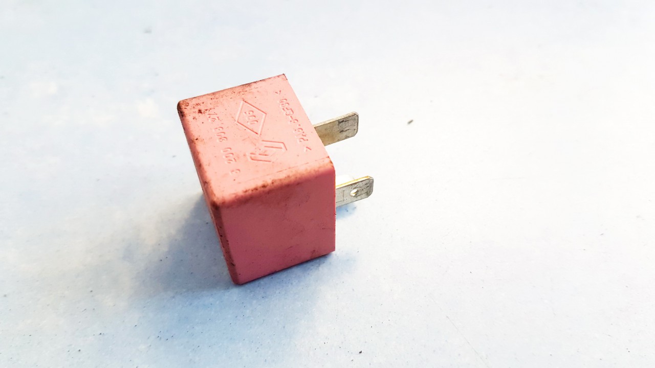 8200308271 USED Relay module Renault Scenic 2004 1.6L - EIS00998582 ...