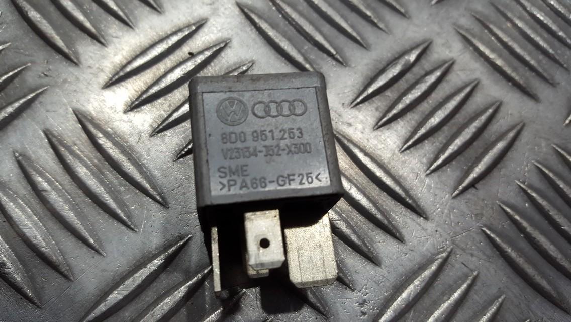 8D0951253 8D0951253, 30868587 Relay module Volkswagen Passat 1999 ...