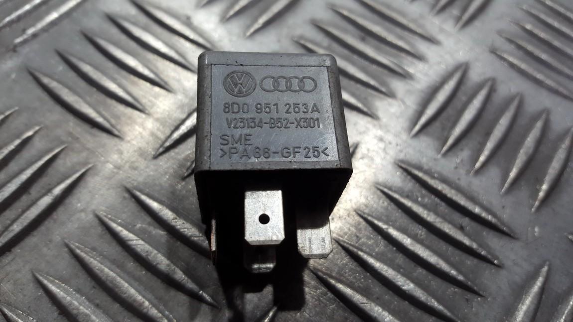 8D0951253A 8D0951253A, V23134-B52-X301, V23134B52X301 Relay module ...