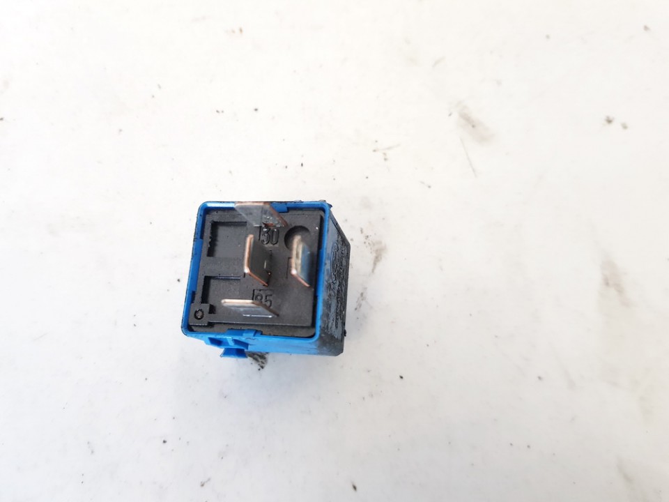 61366915327 61.36-6915327 Relay module BMW 5-Series 1994 - EIS01328747 ...