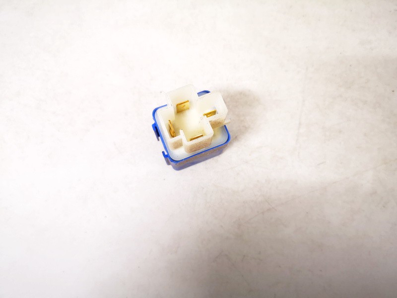 2523079981 used Relay module Nissan X-Trail 2001 2.2L - EIS01228801 ...