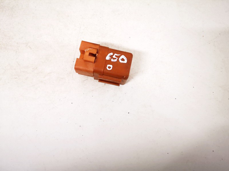 2523079964 used Relay module Nissan X-Trail 2001 2.2L - EIS01228802 ...