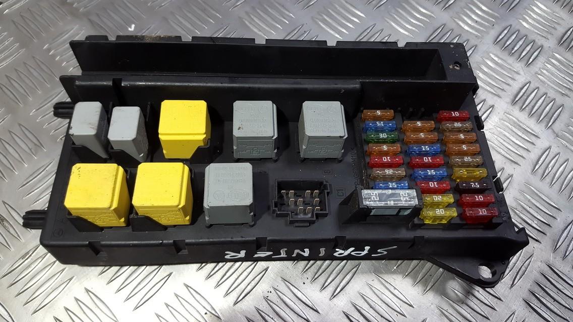A9065450401 USED Fuse box Mercedes-Benz Sprinter 2009 - EIS00348838 ...