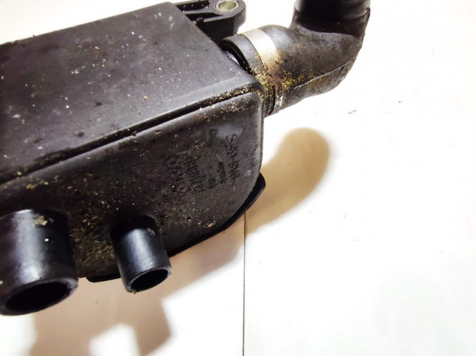 1271988 crankcase Pressure Control Valve Volvo V40 2001 1.6L ...