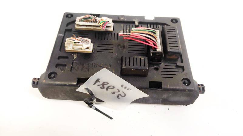 8200528486 28115467 Fuse box Renault Modus 2006 1.5L - EIS01858915 ...