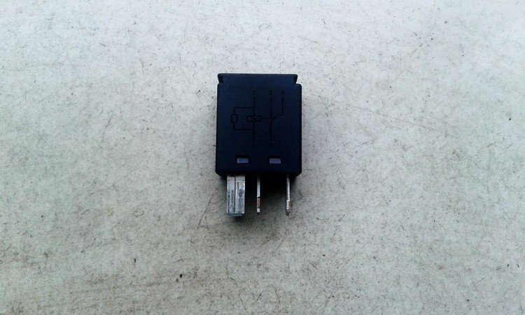 991922A F57B-14B192-AA Relay module Ford Focus 1999 - EIS00790894 ...