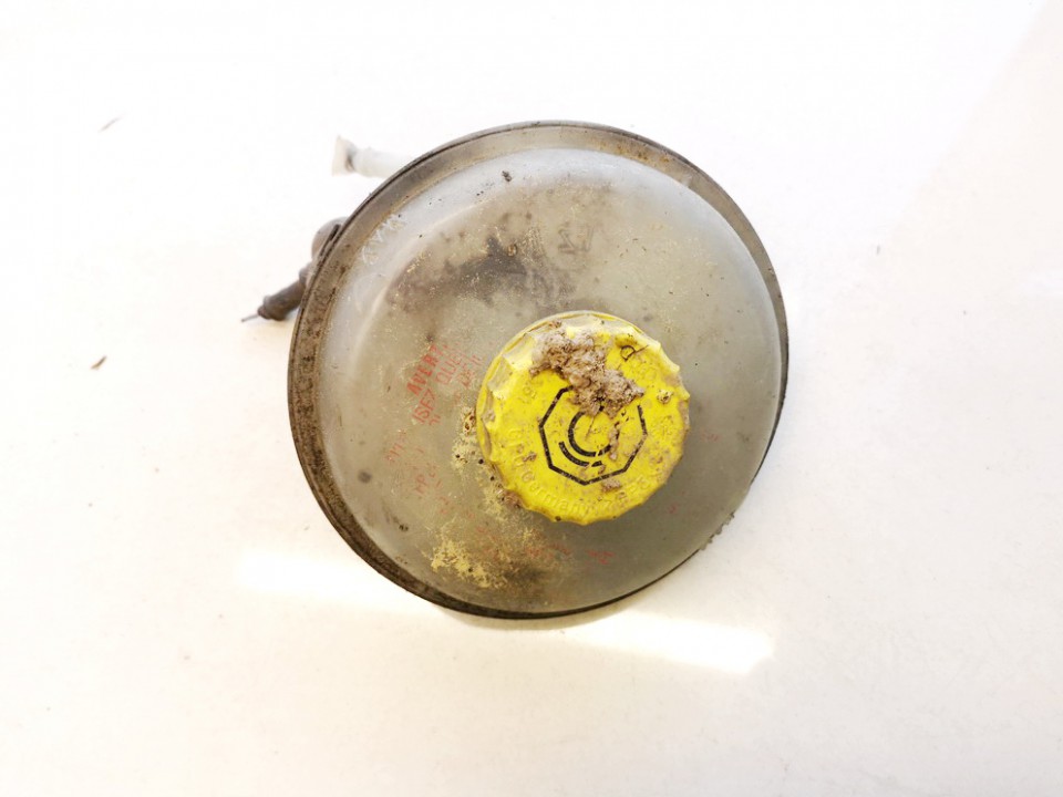 8e0611301 used Brake Master Cylinder Reservoir Volkswagen Passat 2003 1 ...