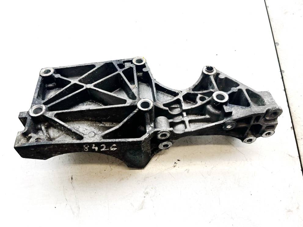 Used Used Engine Mount Bracket and Gearbox Mount Bracket Volkswagen ...