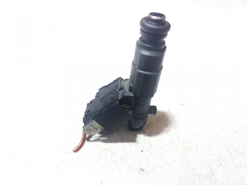 030906031J 0280155919 Fuel Injector Volkswagen Polo 1999 1.4L ...