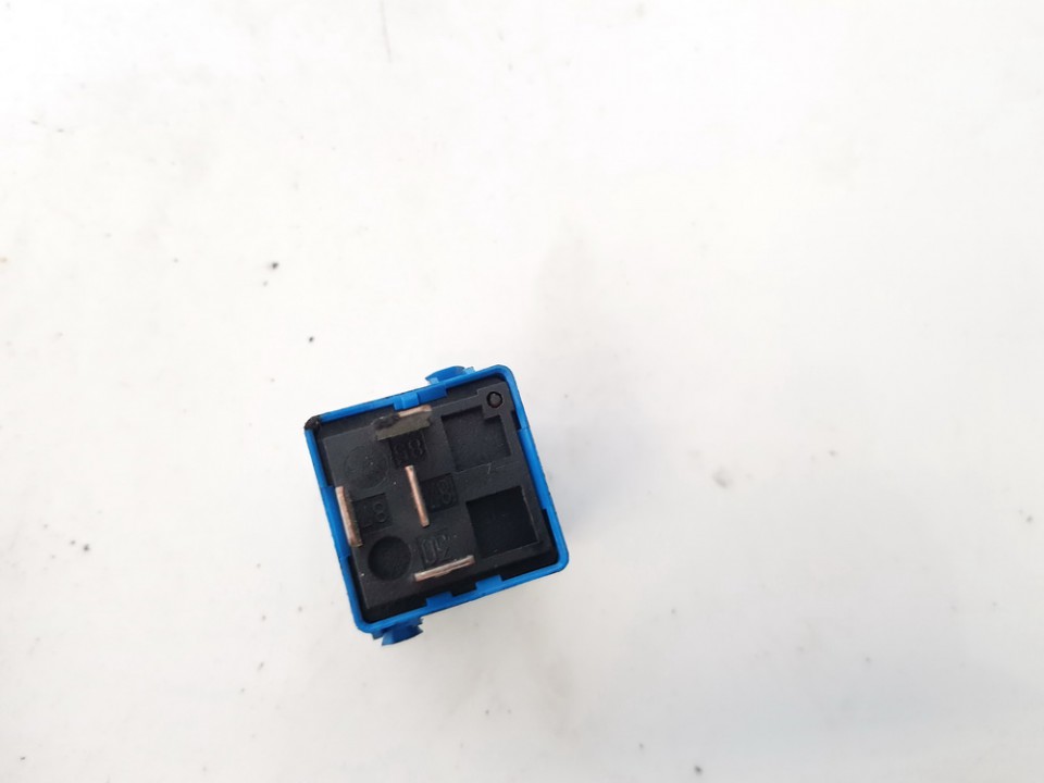 61366915327 61.366915327 Relay module BMW 5-Series 2006 - EIS01329002 ...