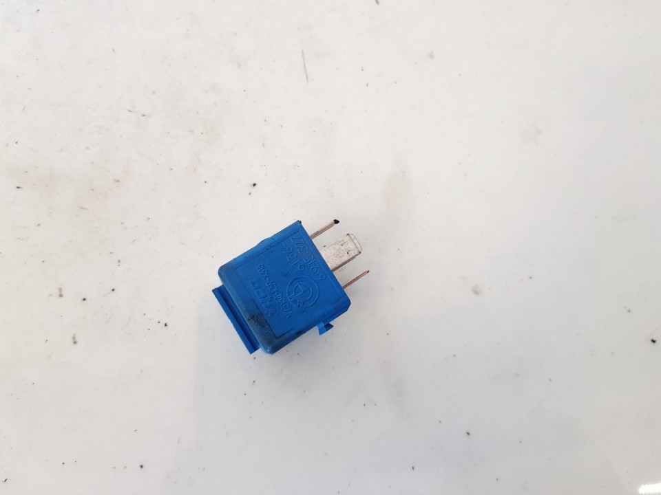 61366915327 61.366915327 Relay module BMW 5-Series 2006 - EIS01329002 ...