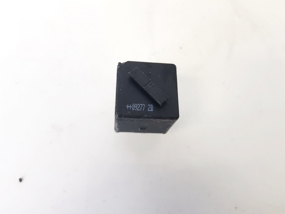 61366901469 6136-6901469 Relay module BMW 5-Series 2013 - EIS01299011 ...