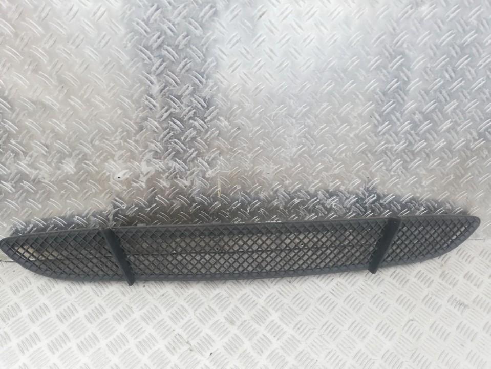 22944911 e8722944911 Bumper Grille Front Center BMW 1-Series 2005 ...