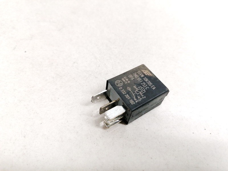7M0951253C USED Relay module Volkswagen Touran 2003 1.9L - EIS01210903 ...