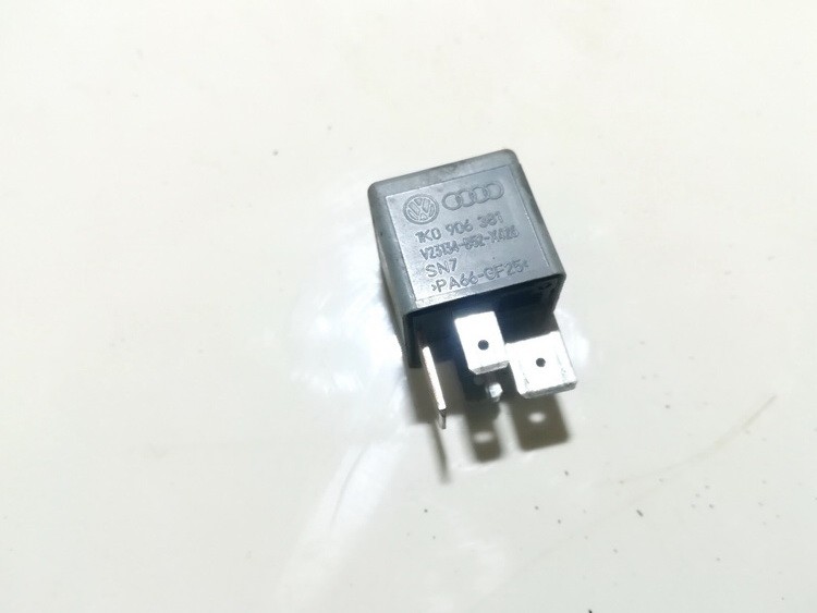 1k0906381 v23134-b52-x426 Relay module Volkswagen Passat 2006 2.0L ...