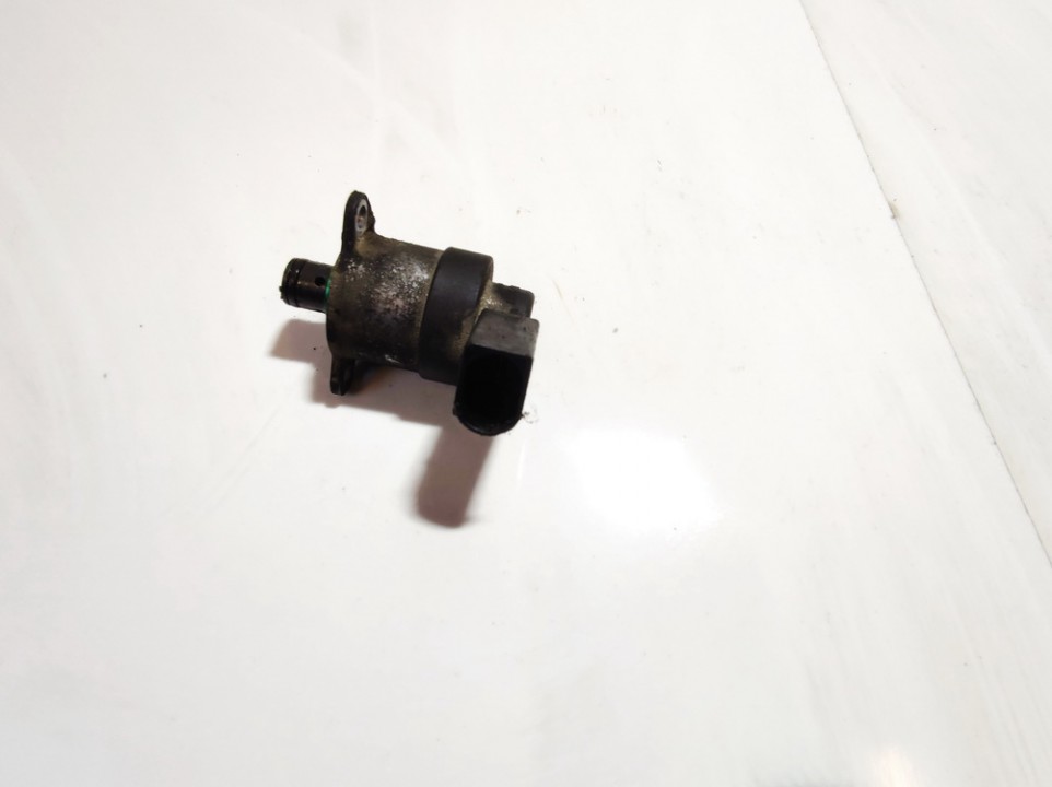 0928400604 used FUEL RAIL HIGH PRESSURE SENSOR Mercedes-Benz E-CLASS ...