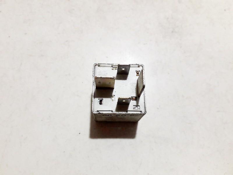 8d0951253 8d0 951 253 Relay module Volkswagen Passat 2001 - EIS00669071 ...
