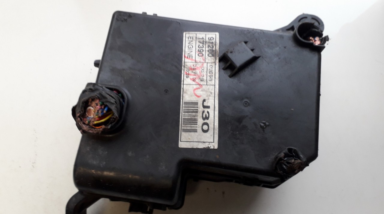 9128817000 91288-17000 Fuse box Hyundai Matrix 2001 1.5L - EIS00699076 ...