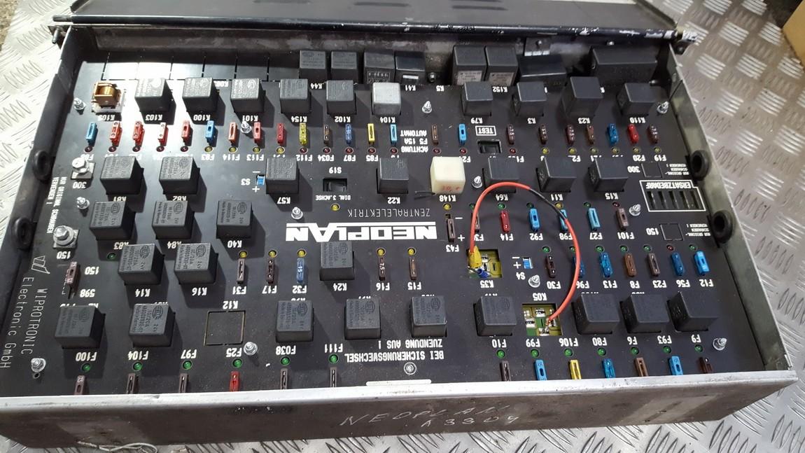 sn000102 sc4694 Fuse box Bus - Neoplan N-Series 1995 13.0L ...